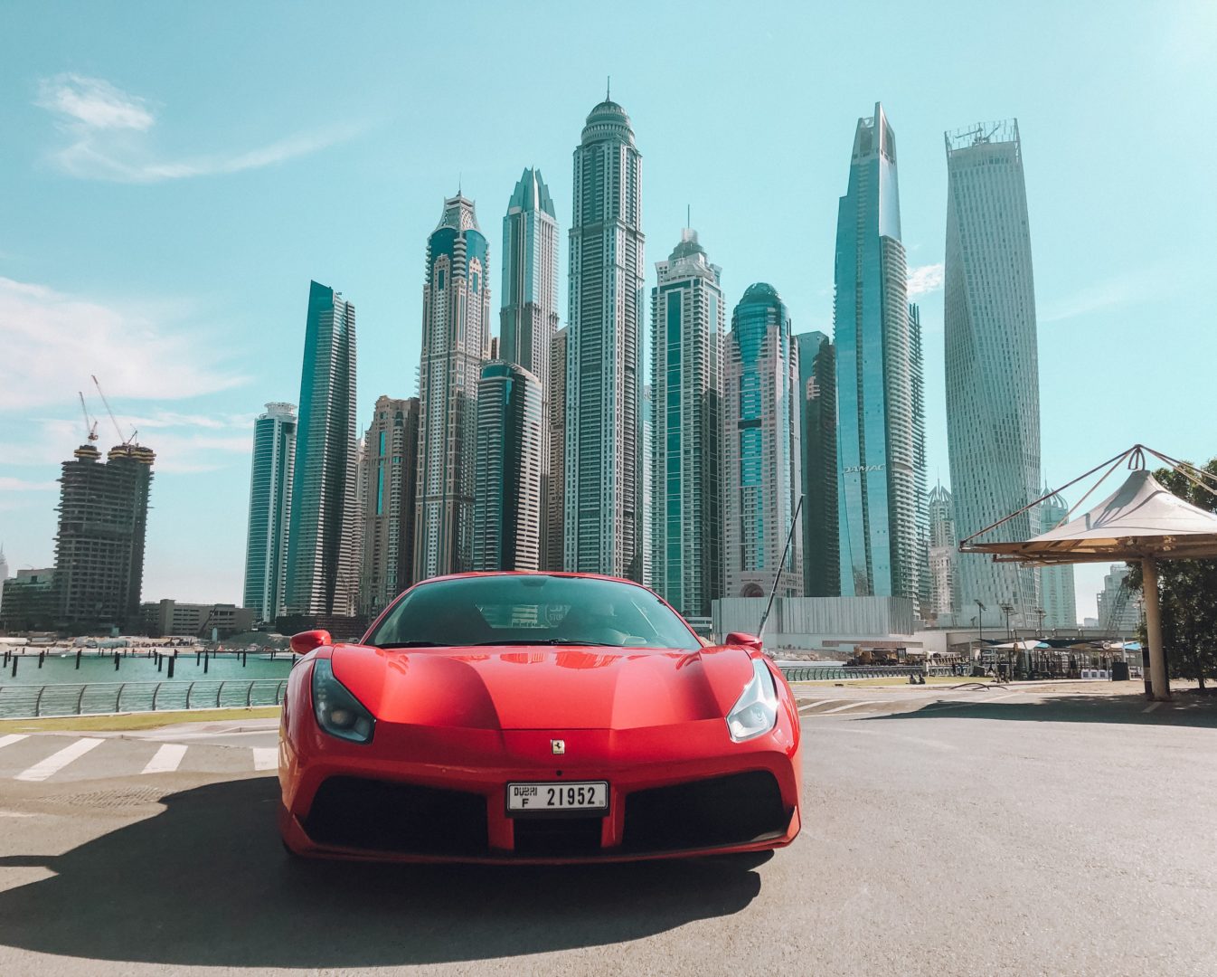 Dirigimos uma Lamborghini e uma Ferrari em Dubai; veja - Trip to Follow
