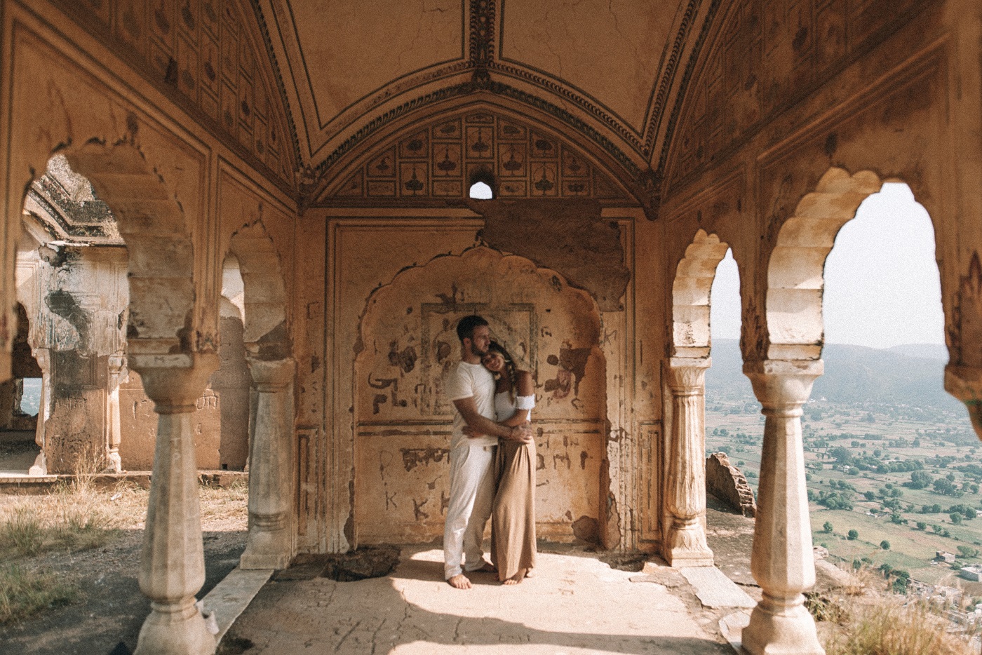 Rajastão rural: Cordilheira Aravalli e arredores, no Noroeste da Índia ...